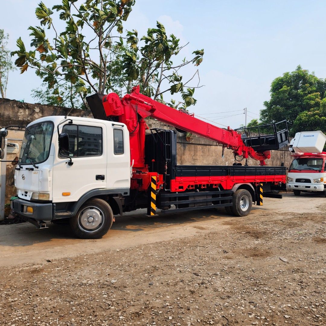 7ton boom and man lift truck on Carousell