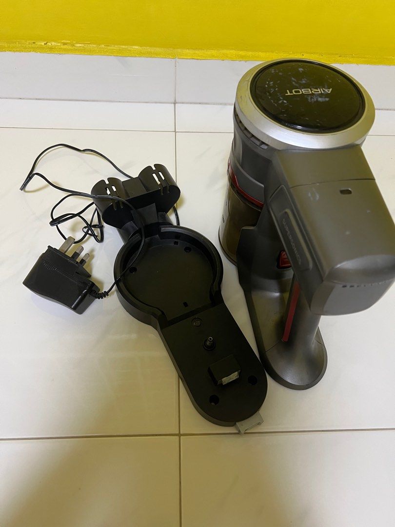 Airbot supersonic 2.0 CHARGER, TV & Home Appliances, Vacuum Cleaner ...