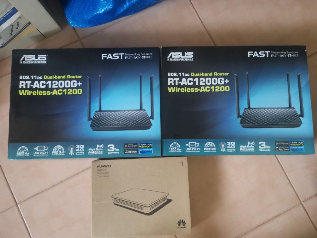 ASUS RT-AC1200G+ 802.11AC Dual-band router and HUAWEI optical network ...
