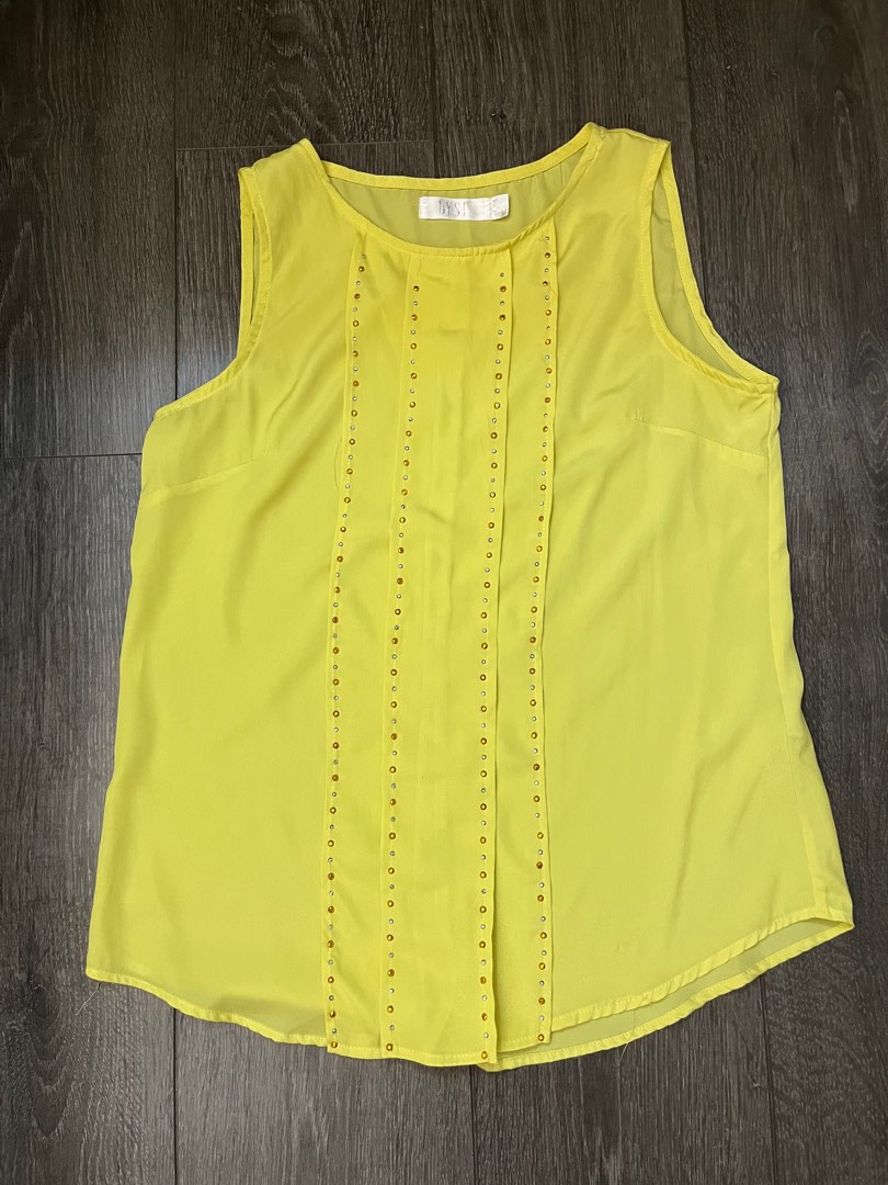 Bega Yellow Top, Women's Fashion, Tops, Blouses on Carousell