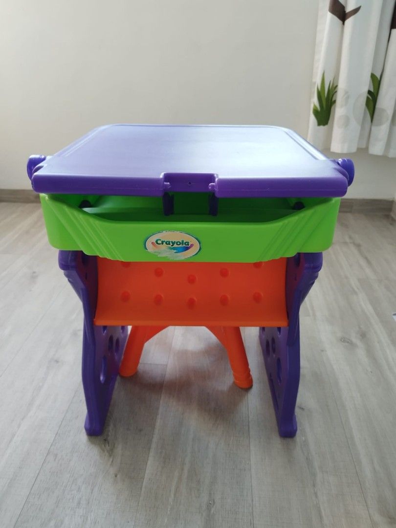 Crayola Easel and Stool, Hobbies & Toys, Toys & Games on Carousell