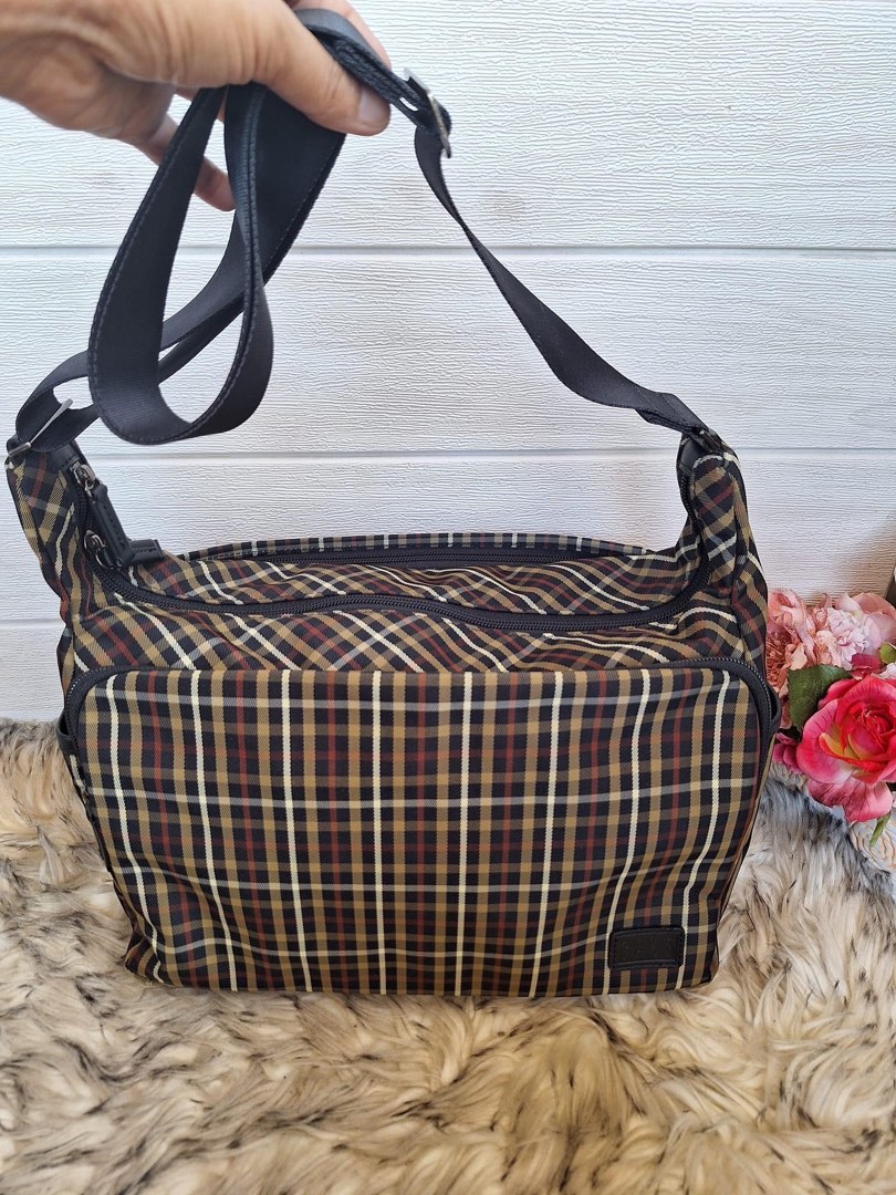 Daks crossbody on Carousell