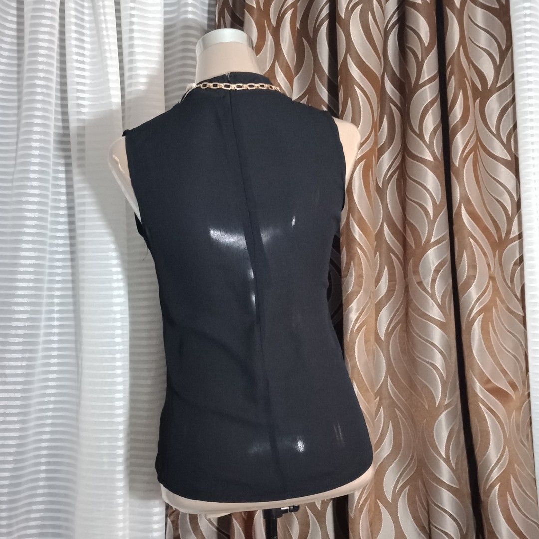 Fleeted top, Women's Fashion, Tops, Sleeveless on Carousell