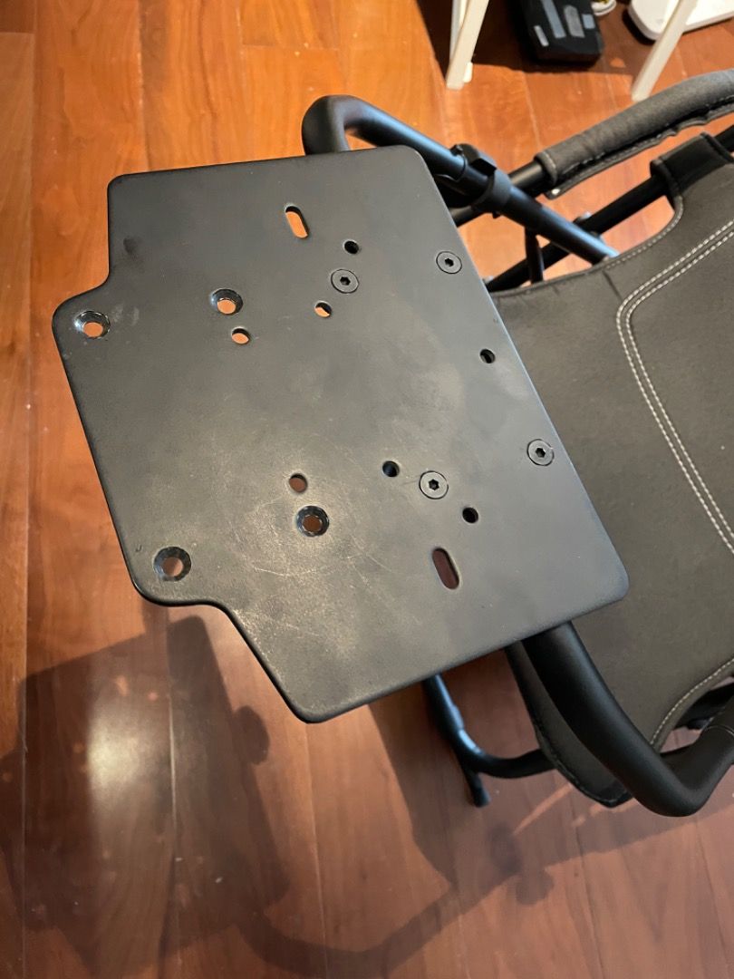 Folding sim racing chair, 電子遊戲, 遊戲機配件, VR 虛擬實境 - Carousell