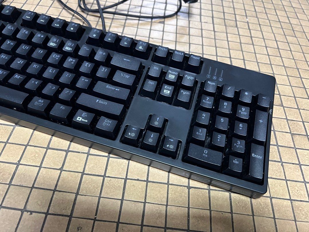 Gaming Korea Keyboard (black and white colour), Computers & Tech, Parts ...