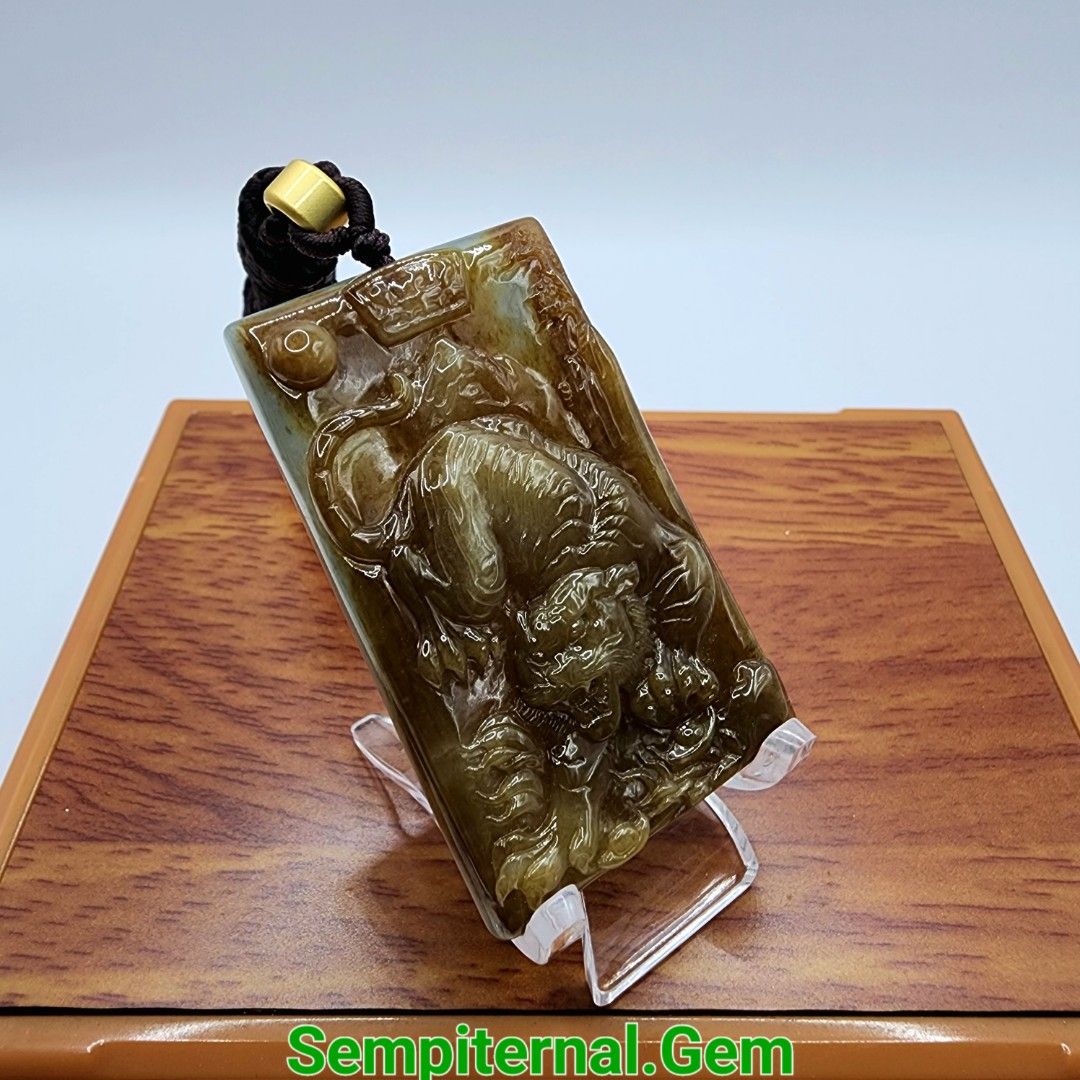 Grade A Burmese Red/Brown Jade/Jadeite Of A Tiger, Women's Fashion ...