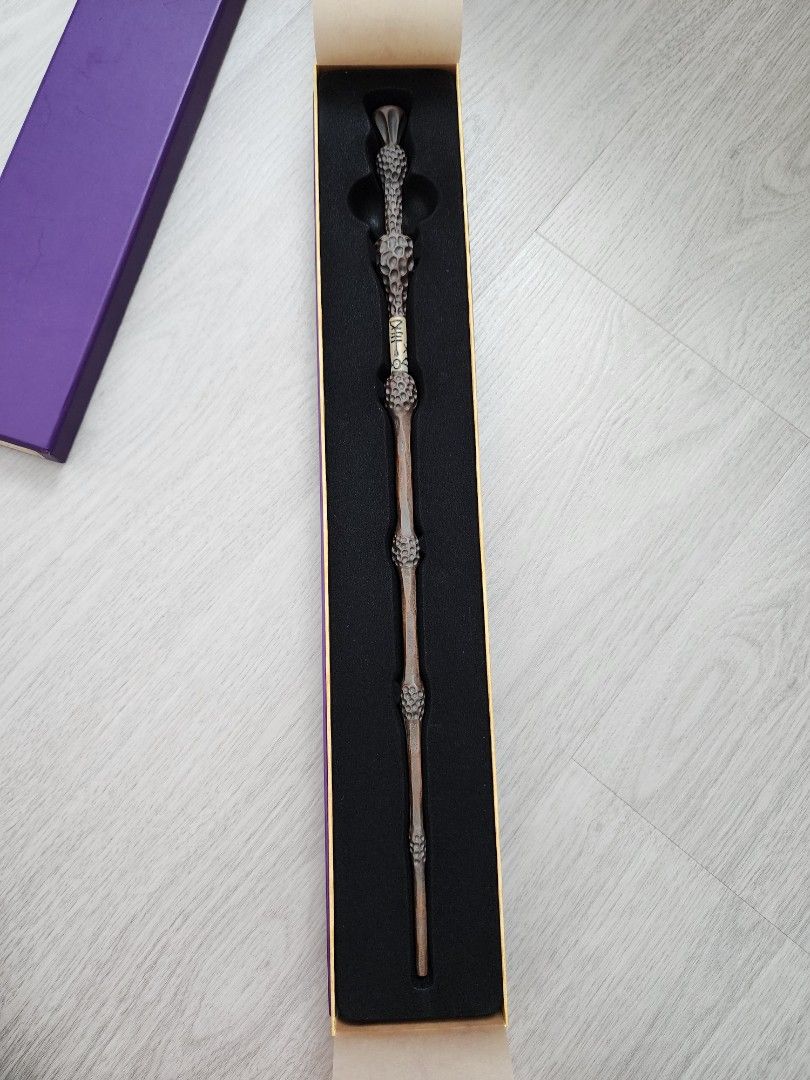 Harry Potter Wand - Albus Dumbledore, Hobbies & Toys, Memorabilia ...
