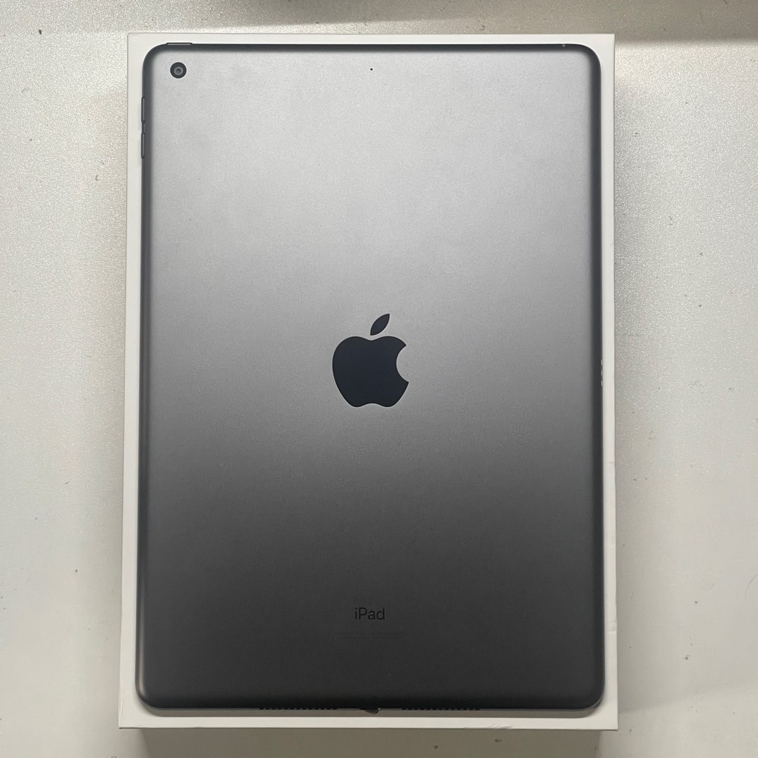 iPad 9th Gen 64GB (Almost Brand New) on Carousell