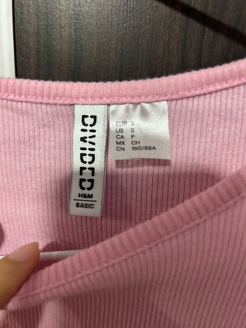 Light pink ribbed crop top, Women's Fashion, Tops, Other Tops on Carousell