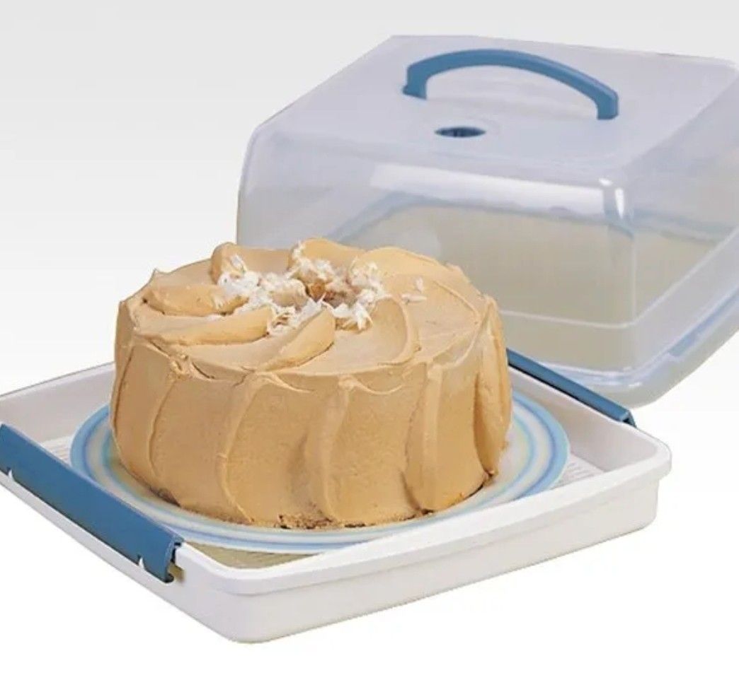 Lock & Lock cake carrier 21L, Furniture & Home Living, Kitchenware ...