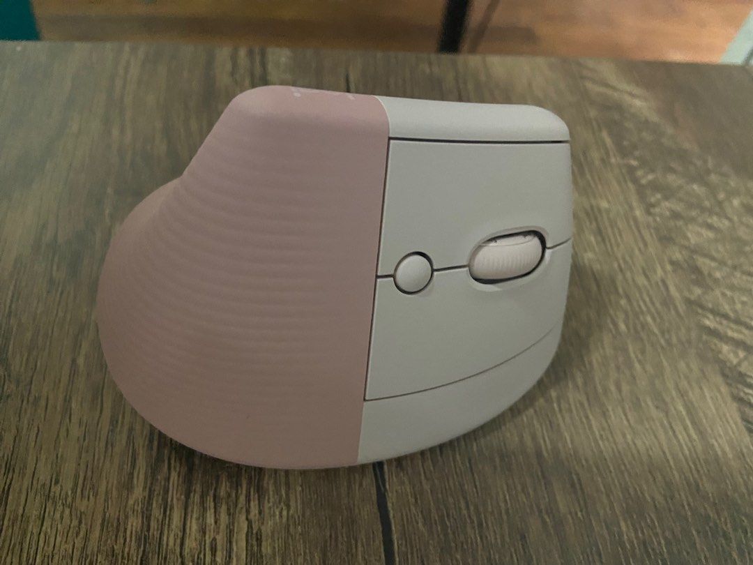 Logitech Lift Vertical Ergonomic Mouse Pink, Computers & Tech, Parts ...