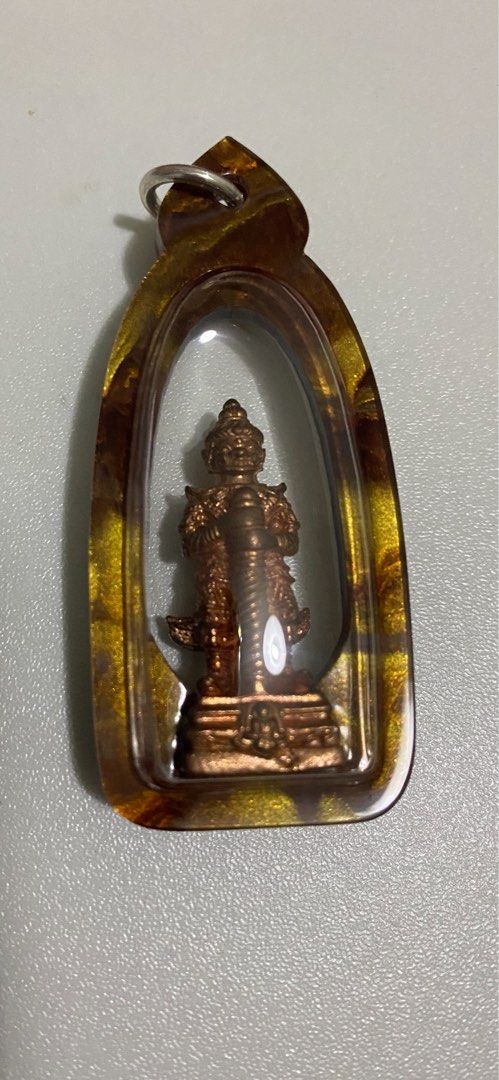 Lp Yit Taowesuwan Roop Lor, Hobbies & Toys, Memorabilia & Collectibles ...