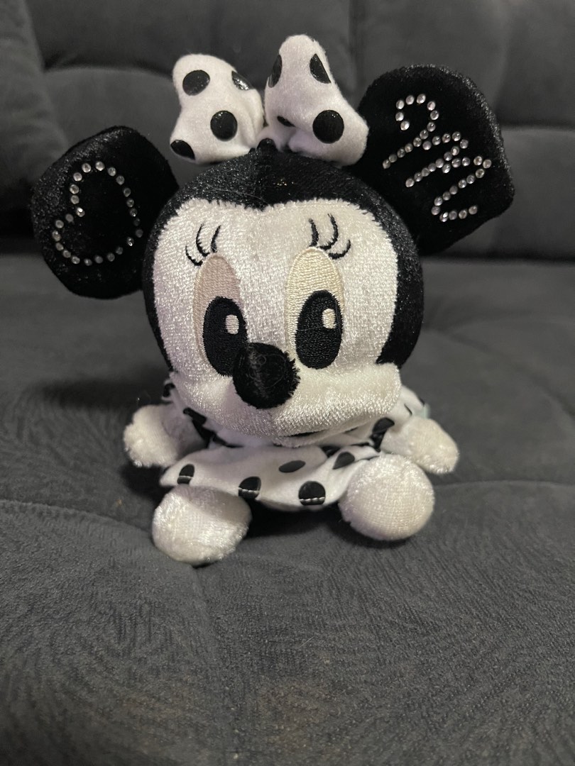 Minnie mouse black&white, Hobbies & Toys, Toys & Games on Carousell