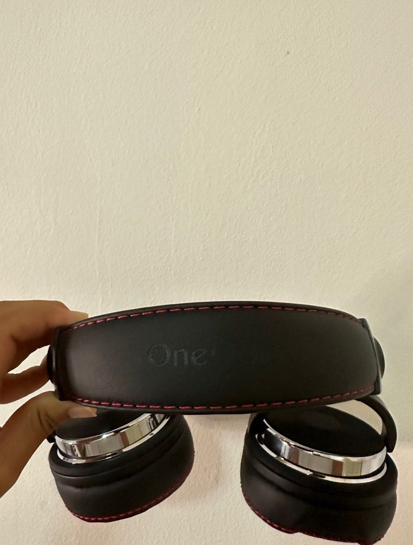 One odio DJ headphones, Audio, Headphones & Headsets on Carousell