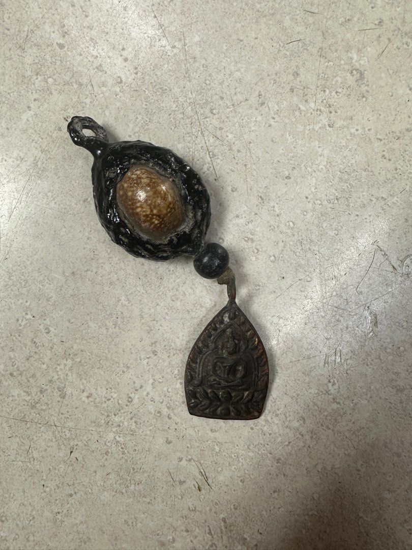 Phra Chao Sua W/ Sea Shell Bia Kek., Hobbies & Toys, Memorabilia ...