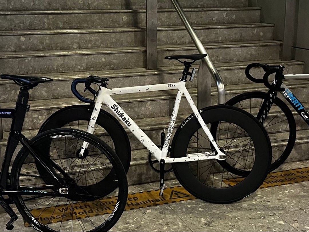 Pizz Shukaku White FULL BIKE FB, Sports Equipment, Bicycles & Parts ...