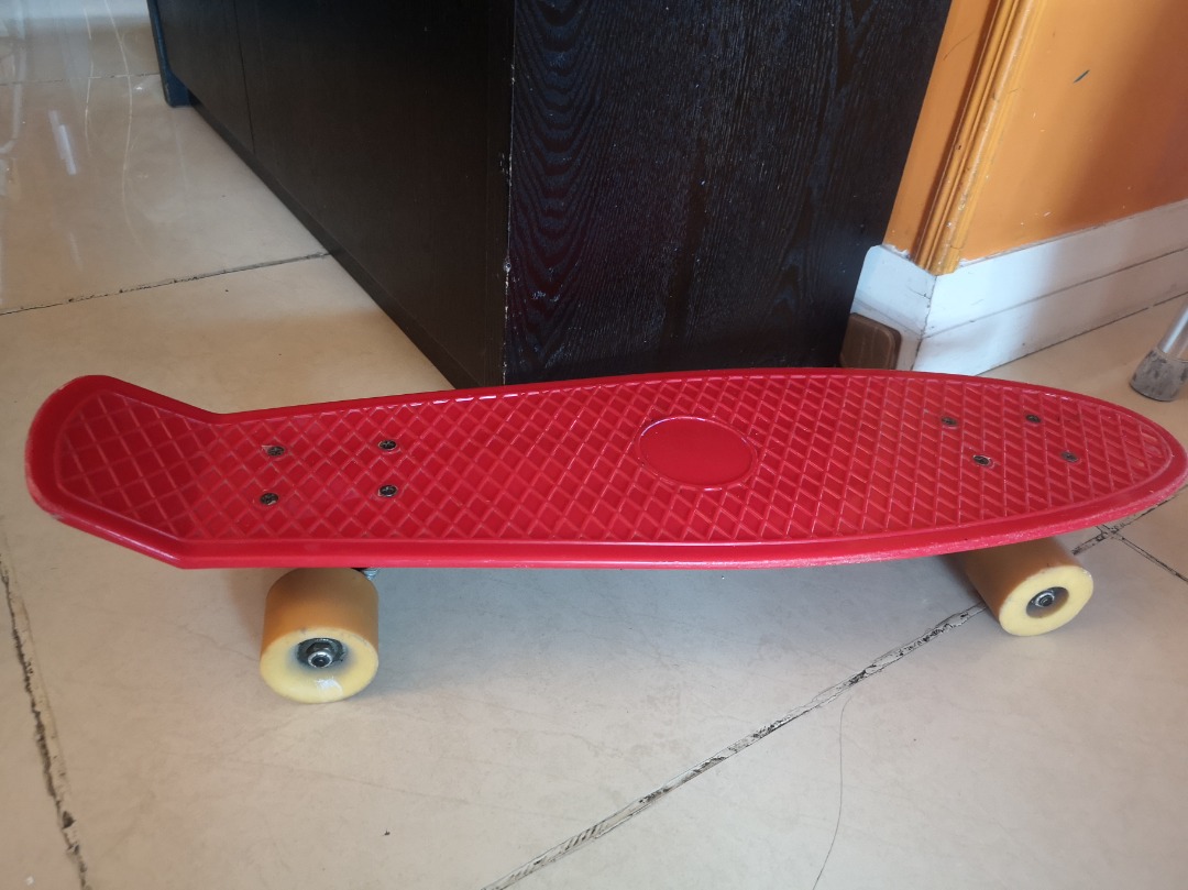 Red Penny Board, 運動產品, 運動與體育, 運動與體育 -溜冰鞋，旱冰鞋和滑板車 - Carousell