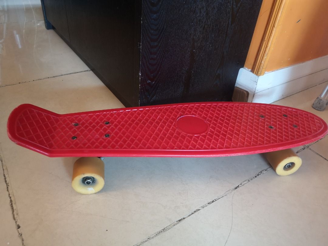Red Penny Board, 運動產品, 運動與體育, 運動與體育 -溜冰鞋，旱冰鞋和滑板車 - Carousell