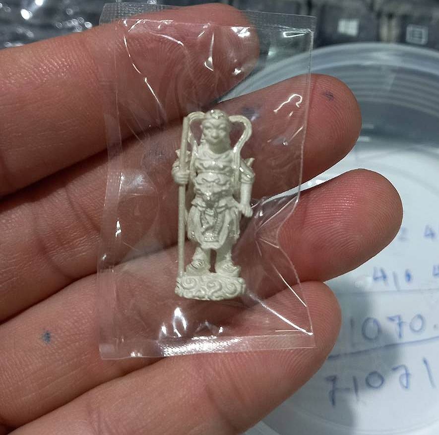 Roop Lor Chao Phor Heng Chia ( Monkey God) Roon Sathan Triphop BE 2547 ...