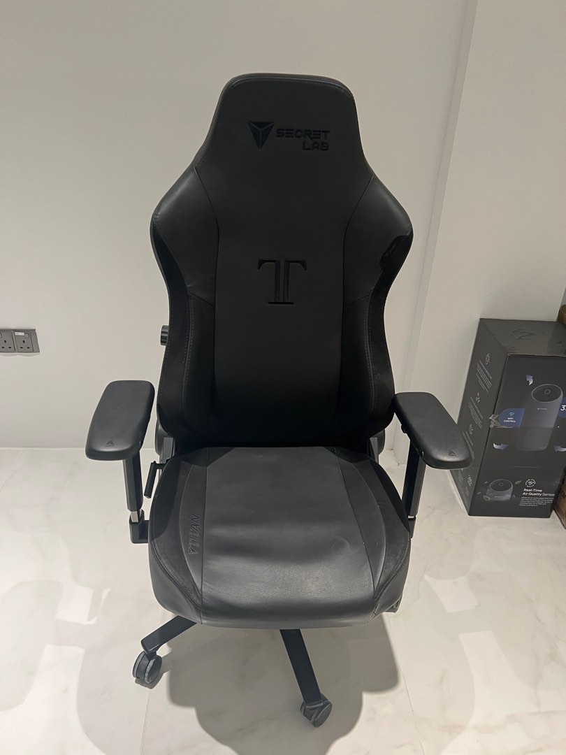 Secret Lab chair, Furniture & Home Living, Furniture, Chairs on Carousell