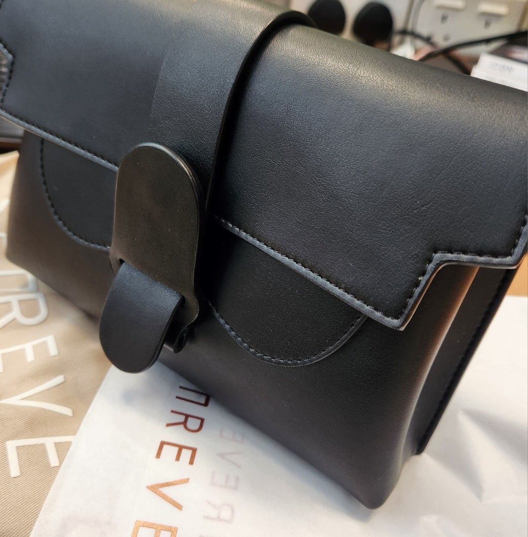 Senreve aria belt bag cactus midnight, Luxury, Bags & Wallets on Carousell