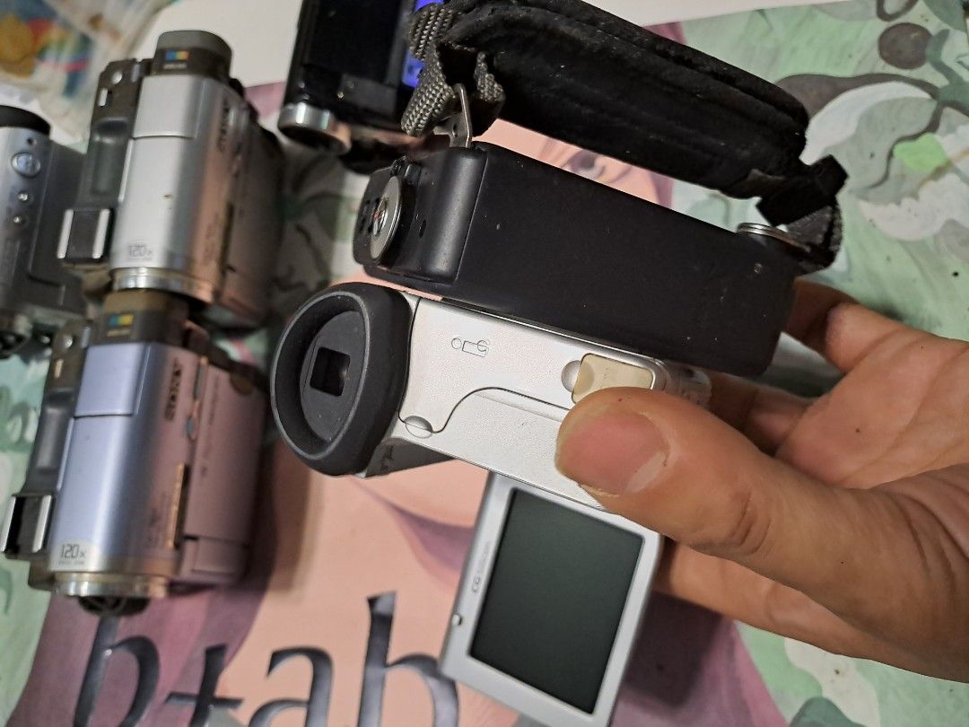 sharp 迷你 dv 攝錄機 500x viewcam z 扭動式手柄 自行配電 多年收藏 (多年買入冇哂配件) (可自行試機加100 ...