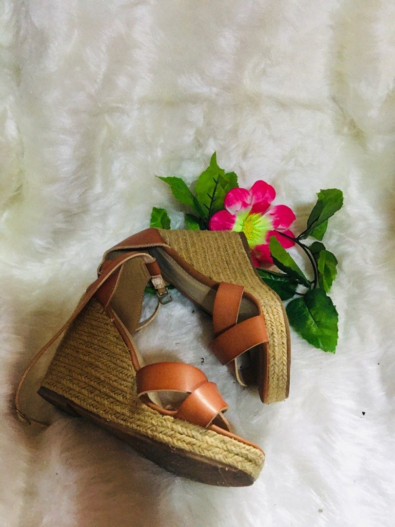 Shoopen wedge Sandals on Carousell