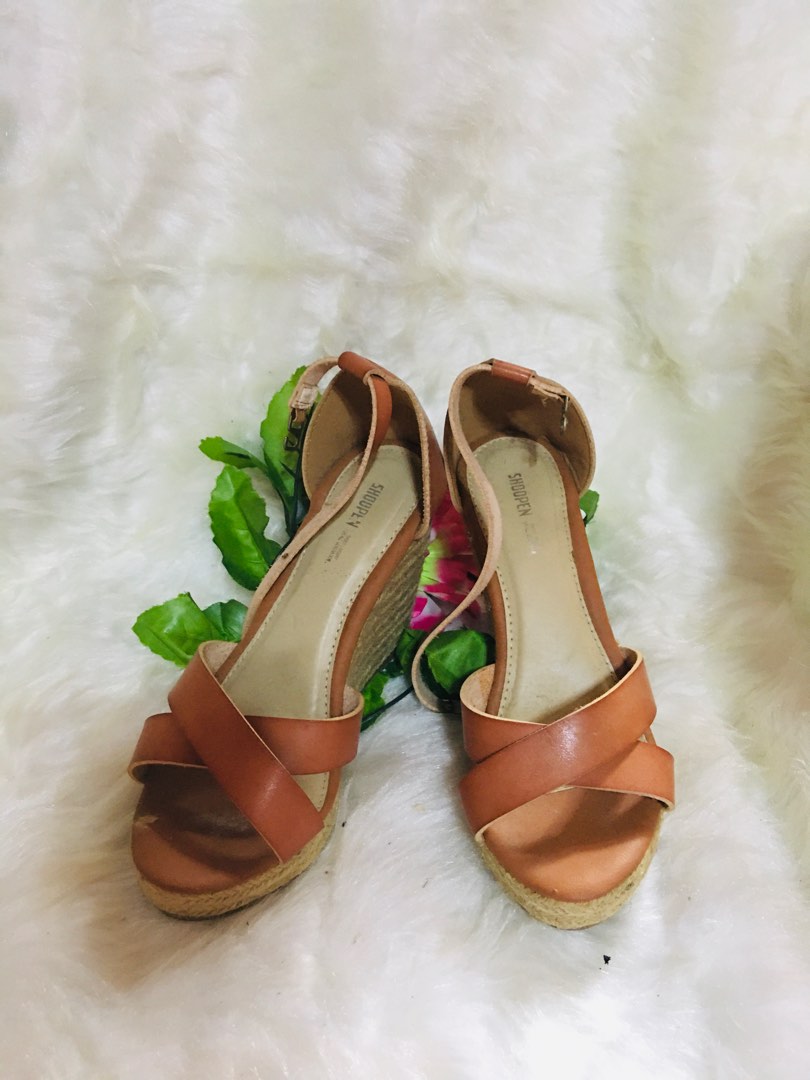Shoopen wedge Sandals on Carousell