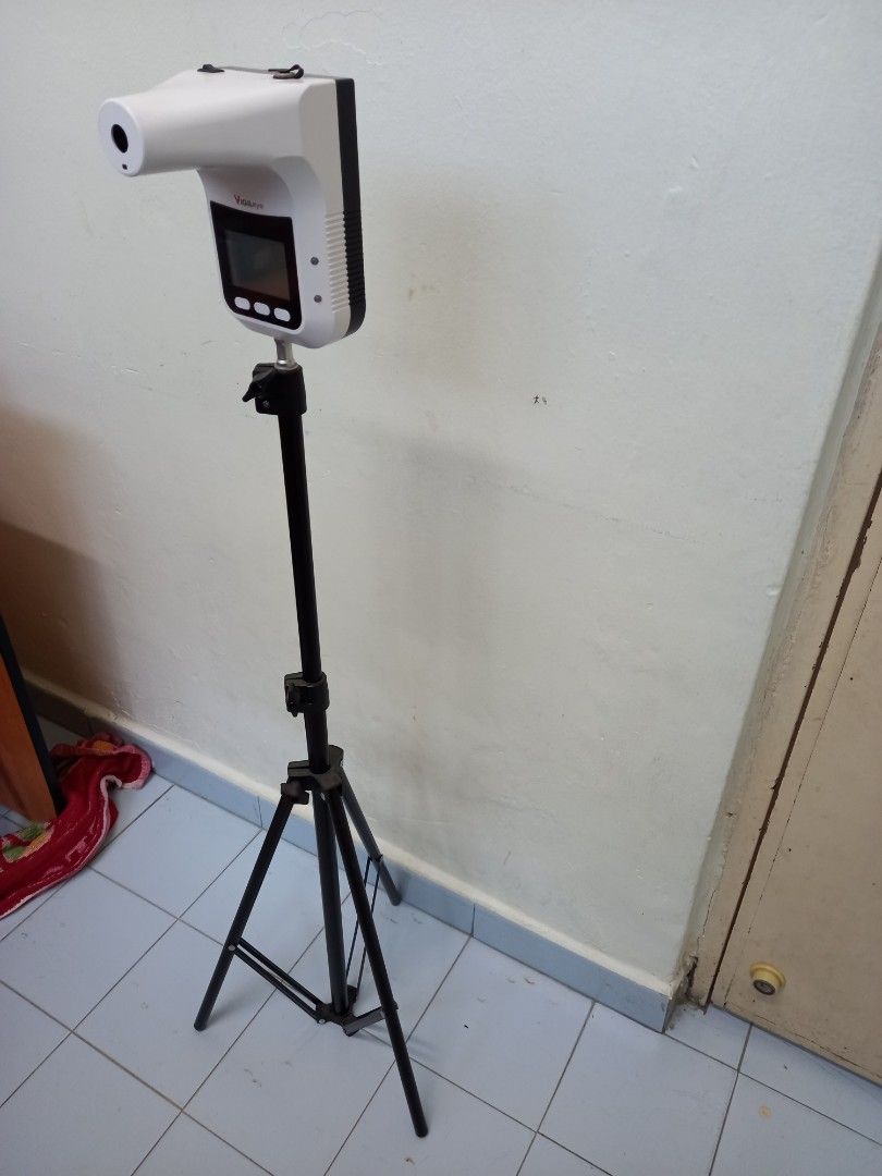 Standing thermometer, Health & Nutrition, Thermometers on Carousell