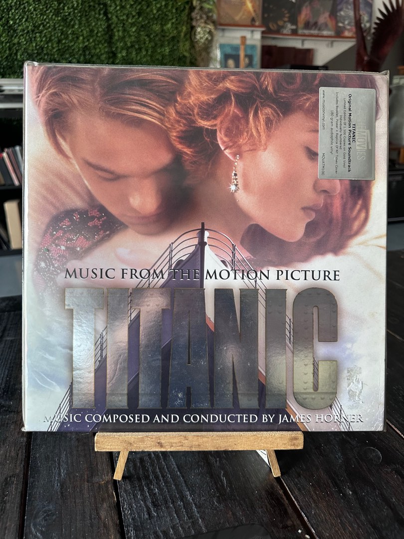 Titanic soundtrack, Hobbies & Toys, Music & Media, Vinyls on Carousell