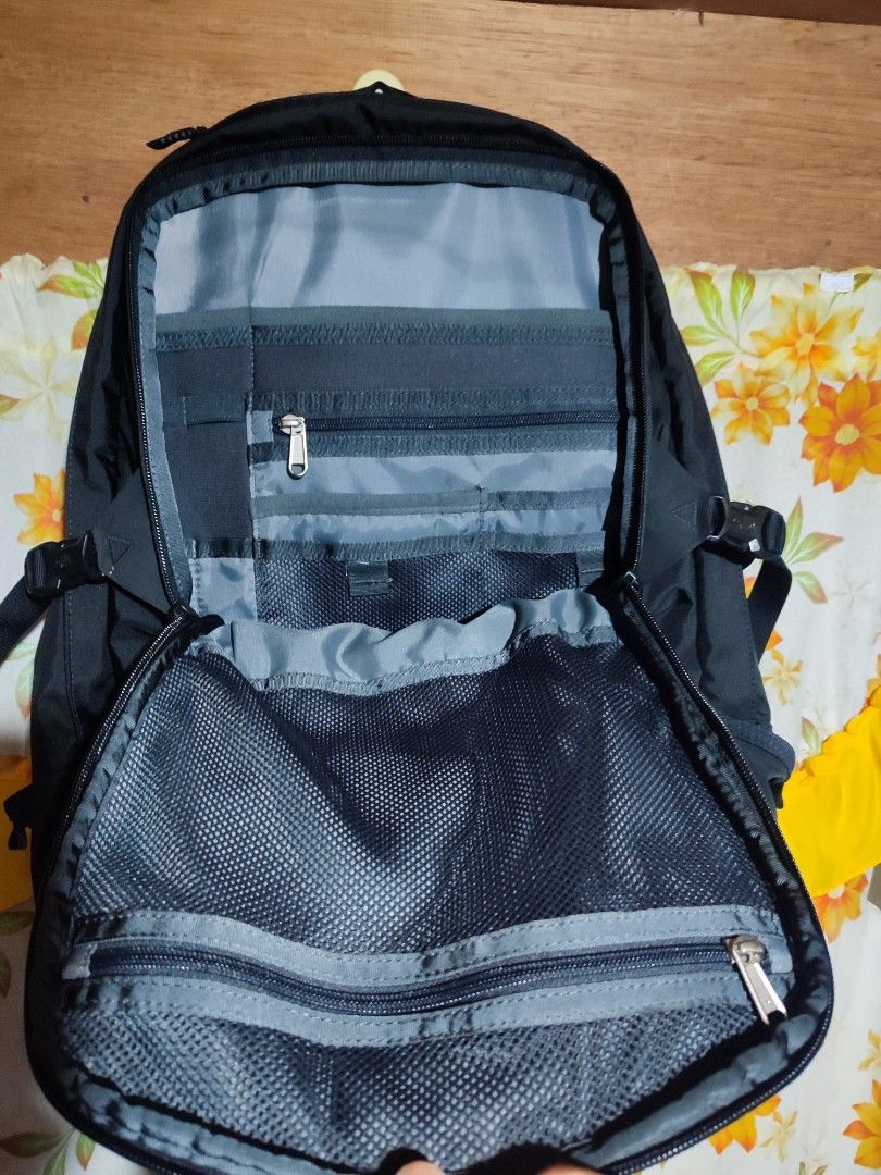 Tnf Router Backpack, Men's Fashion, Bags, Backpacks on Carousell
