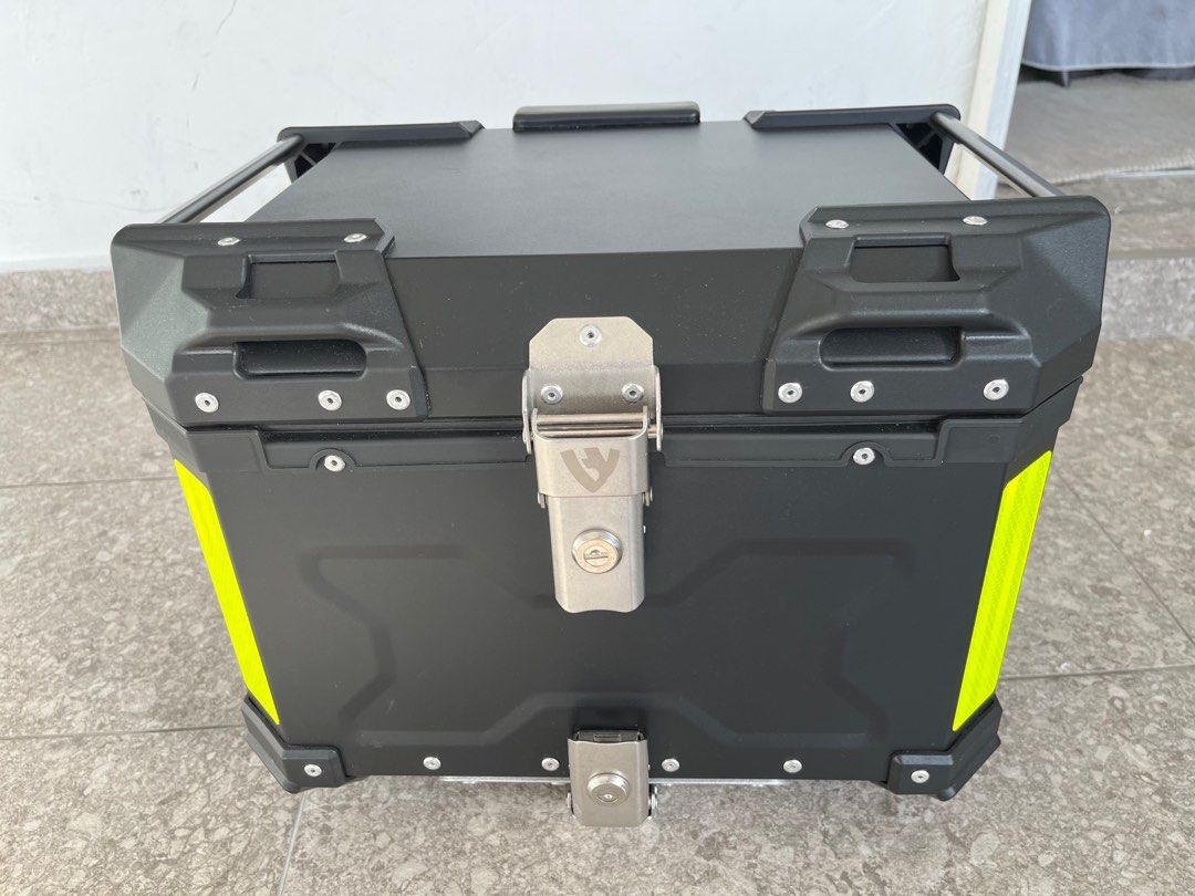 Top box aluminium , scooter , Adv , Touring, Auto Accessories on Carousell