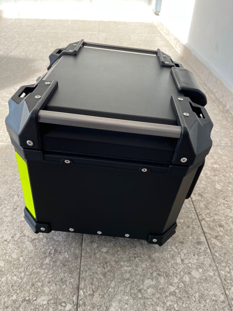 Top box aluminium , scooter , Adv , Touring, Auto Accessories on Carousell