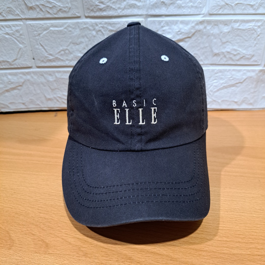 Topi Elle basic original, Fesyen Pria, Aksesoris, Topi di Carousell