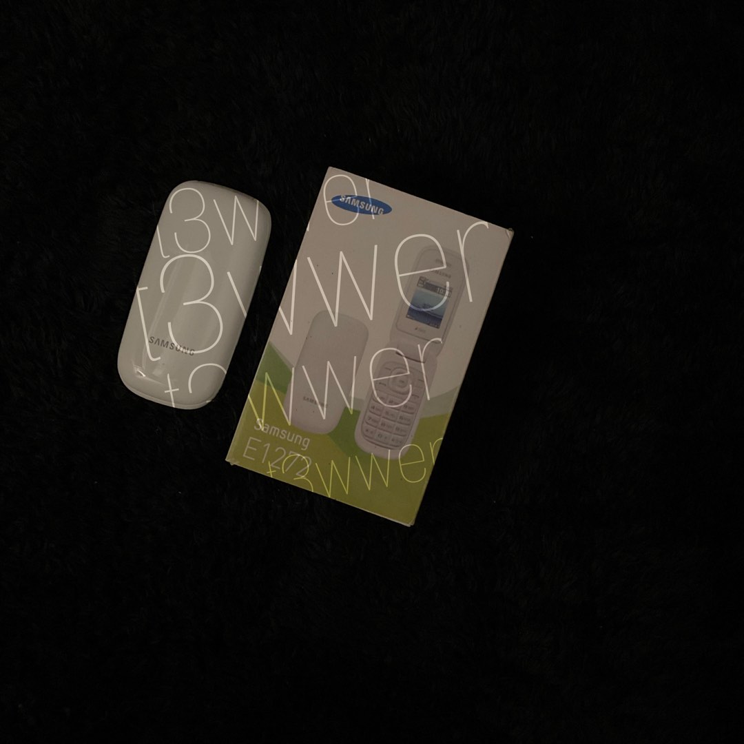 White Samsung GT- E1272 DUOS Flip phone keypad, Mobile Phones & Gadgets ...