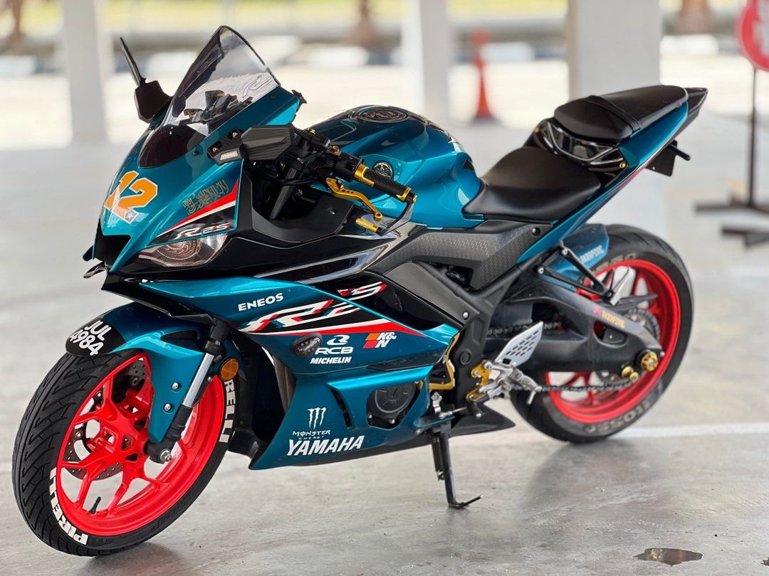 Yamaha r25 v2 register 2021 dec, Motorbikes on Carousell