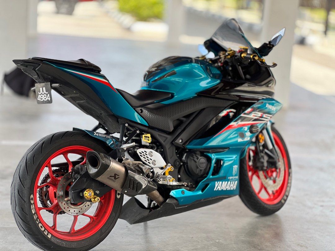Yamaha r25 v2 register 2021 dec, Motorbikes on Carousell