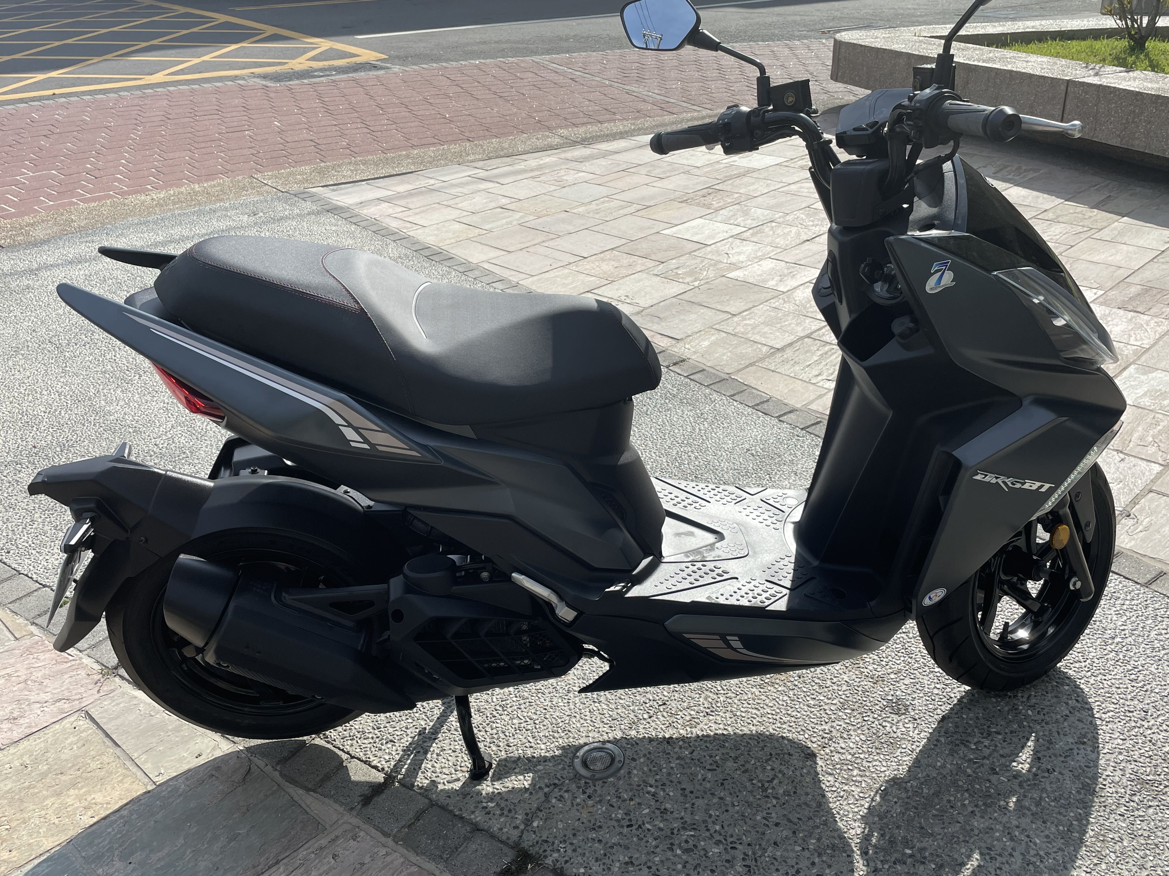 2021 SYM 七期 DRG 158 低里程 水冷 TCS版 黑, 機車, 二手機車在旋轉拍賣