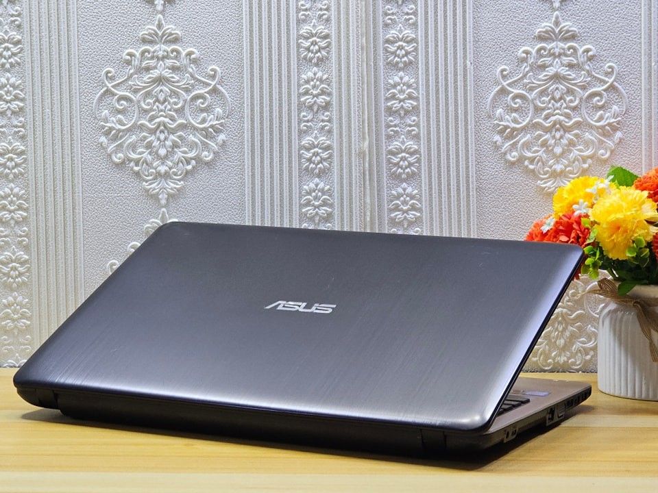 Asus SonicMaster X540UPR Core i7-8Th Gen 8Gb Ram 128Gb SSD AMD Radeon ...