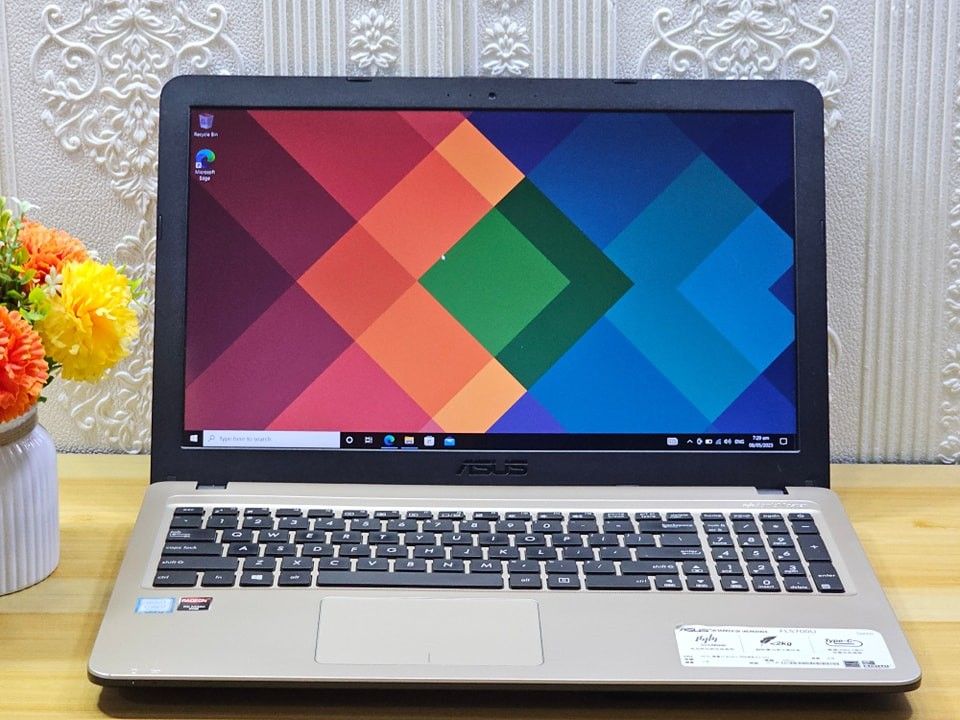 Asus SonicMaster X540UPR Core i7-8Th Gen 8Gb Ram 128Gb SSD AMD Radeon ...