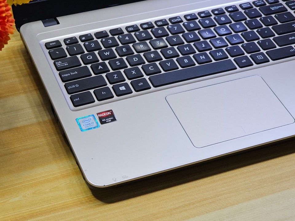 Asus SonicMaster X540UPR Core i7-8Th Gen 8Gb Ram 128Gb SSD AMD Radeon ...