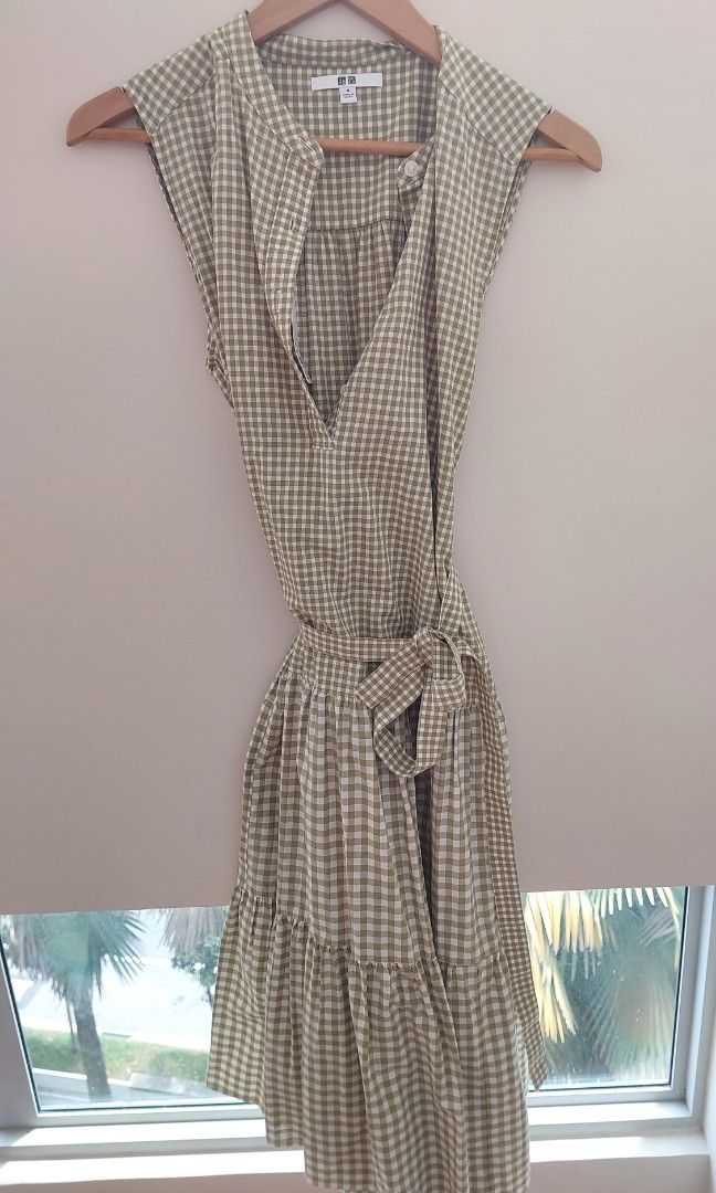 Brand new Uniqlo dress gingham, Women's Fashion, Dresses & Sets ...