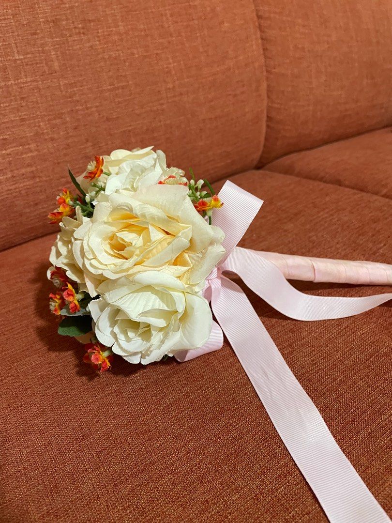 Bunga Tangan Hand Bouquet Nikah / Tunang, Furniture & Home Living, Home ...