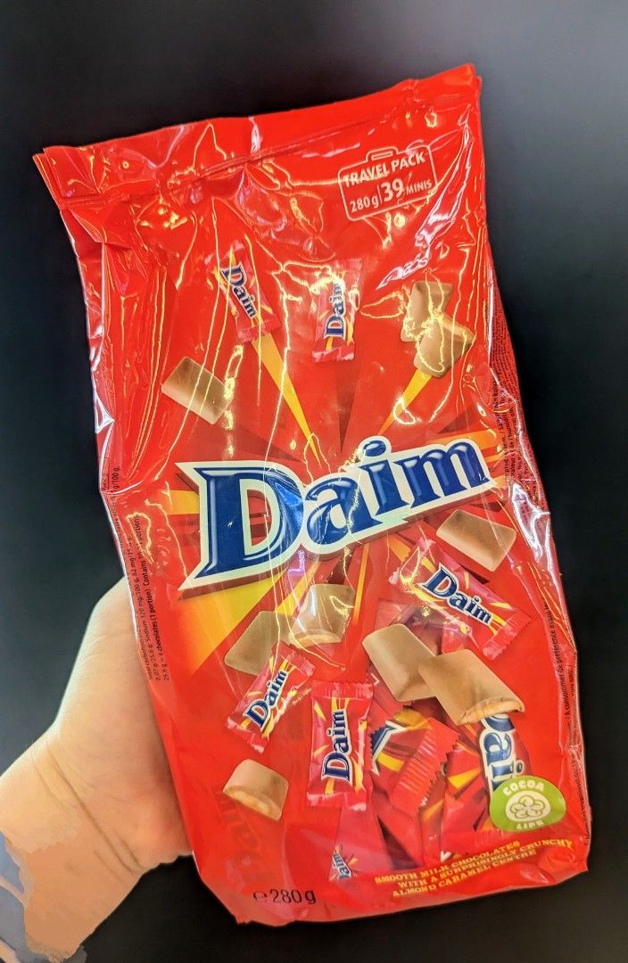 Daim chocolate 280g, Food & Drinks, Packaged & Instant Food on Carousell