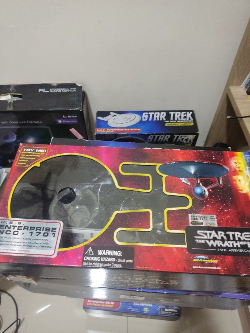 Diamond Select Star Trek Enterprise Refit, Hobbies & Toys, Toys & Games ...