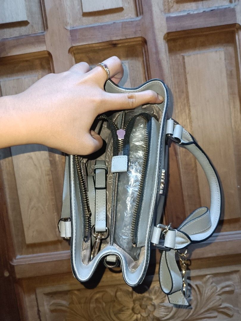 Dilaks Art two way, Women's Fashion, Bags & Wallets, Cross-body Bags on ...