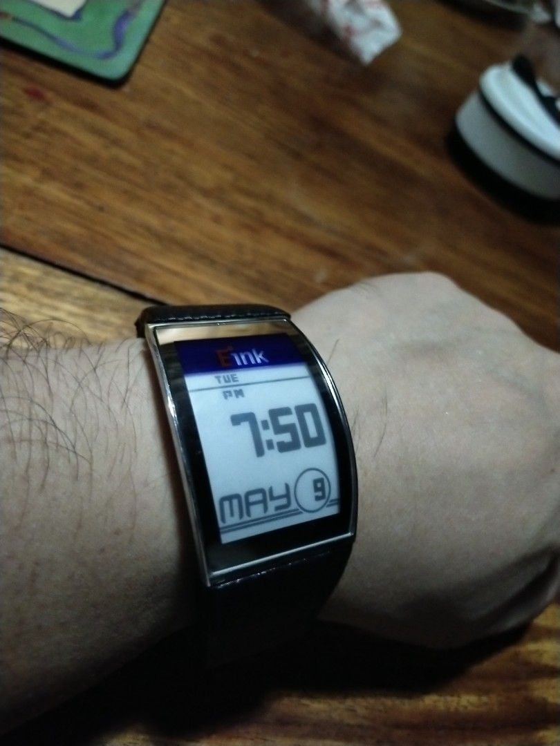 E ink Watch, Men's Fashion, Watches & Accessories, Watches on Carousell