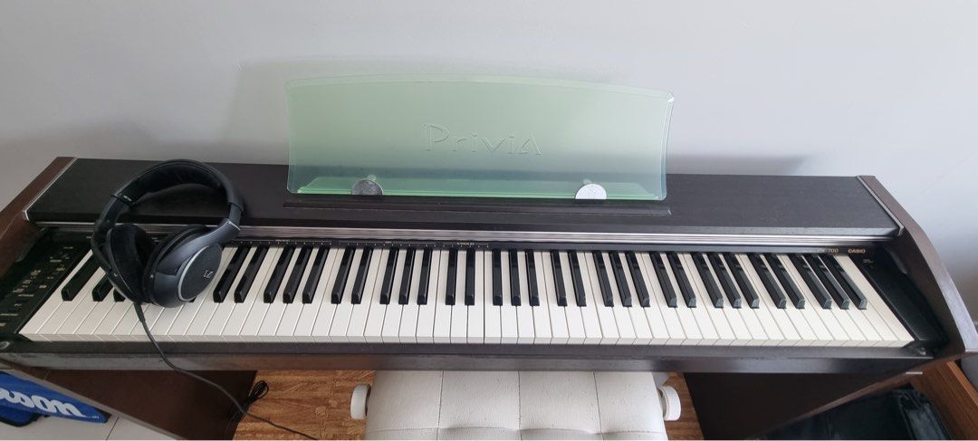 Electronic piano - Casio PX700, Hobbies & Toys, Music & Media, Musical ...