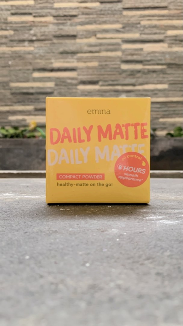 EMINA DAILY MATTE COMPACT POWDER, Kesehatan & Kecantikan, Rias Wajah di ...