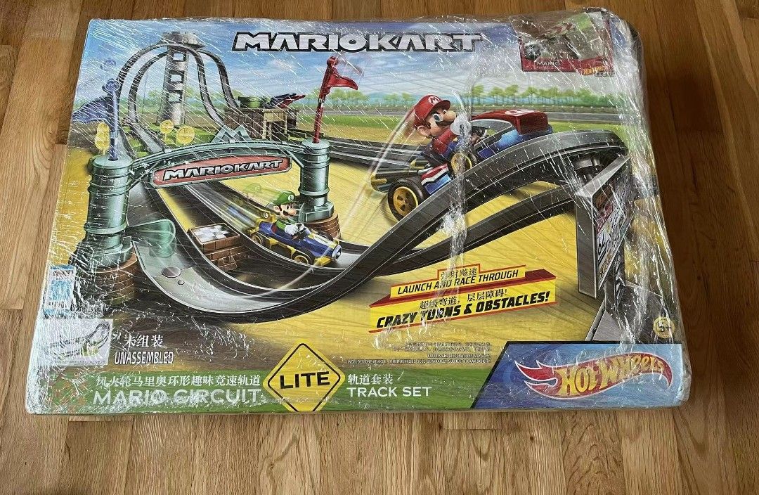 Hotwheel mario racing track set(with 3 cars), Hobbies & Toys, Toys ...